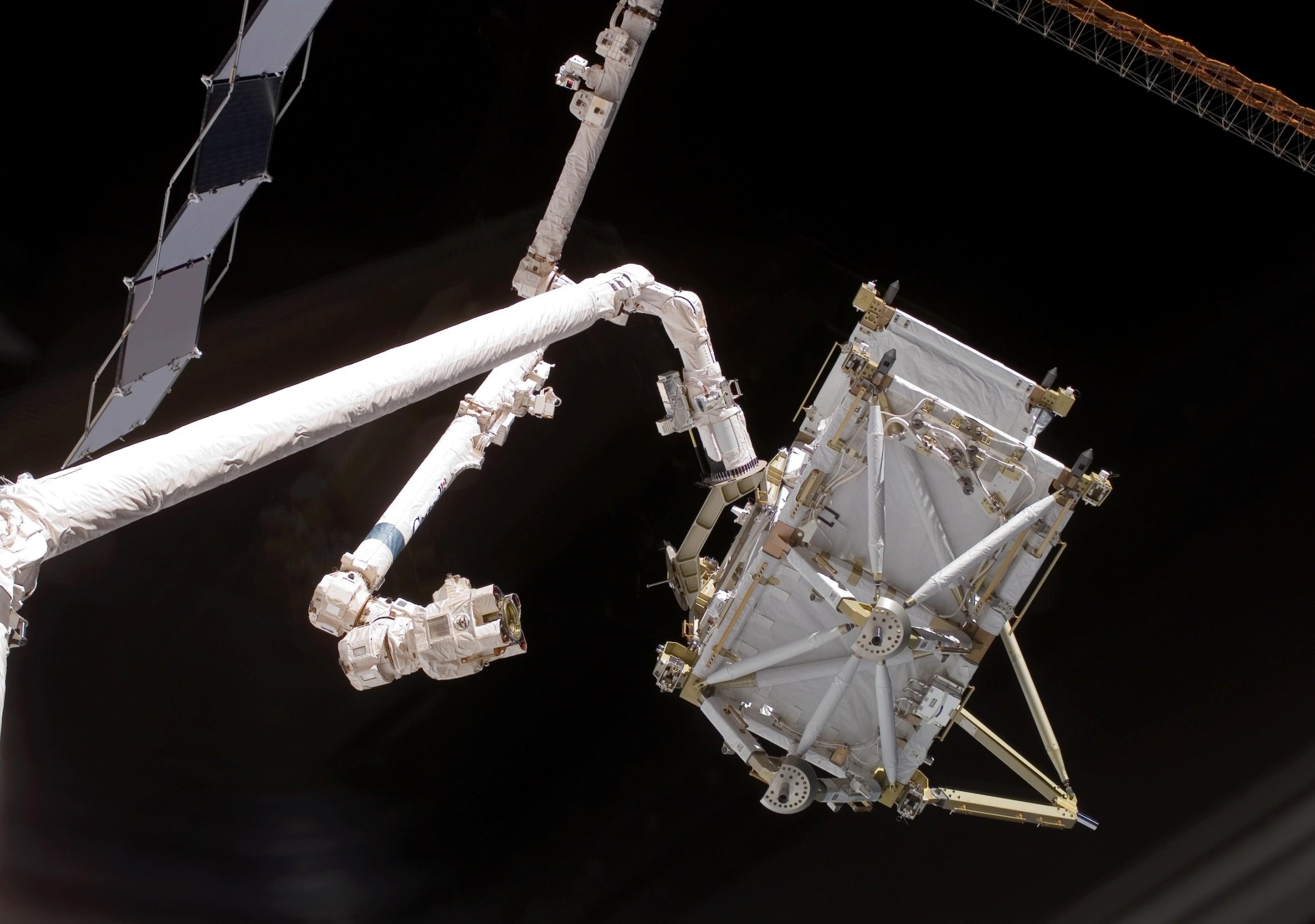 2560x1800 Resolution station iss, robotic arm, space 2560x1800 ...