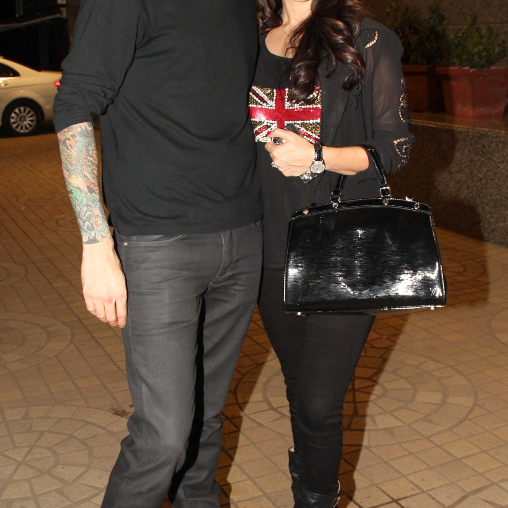 1024x1024 Resolution Sunny Leone With Her Husband Daniel Webber Photos ...