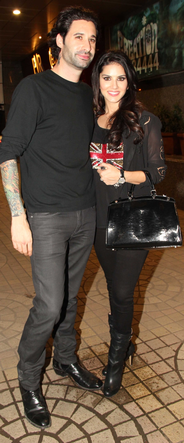 750x1800 Resolution Sunny Leone With Her Husband Daniel Webber Photos ...