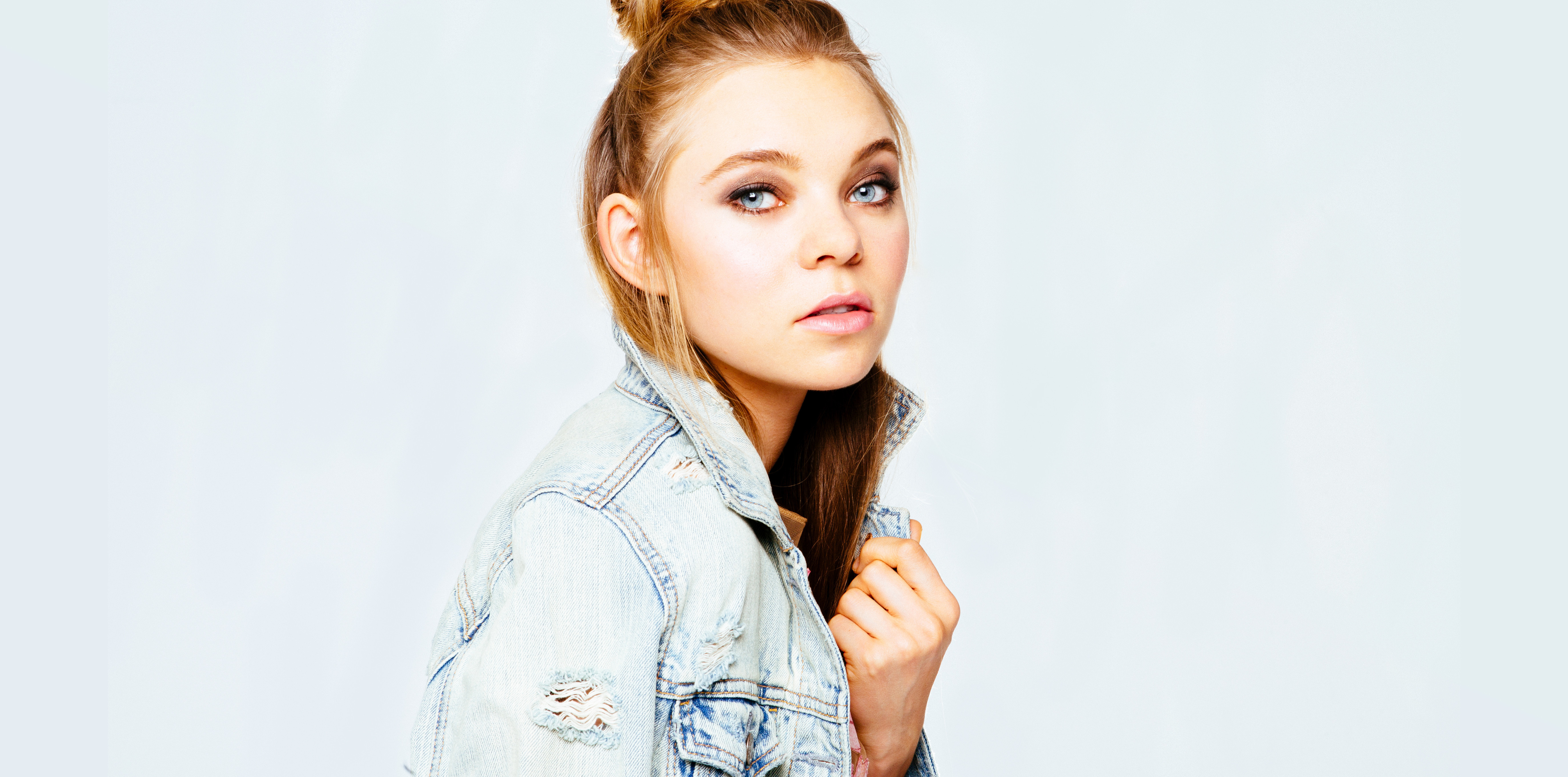 4840x2400 Taylor Hickson 4840x2400 Resolution Wallpaper, HD Celebrities ...