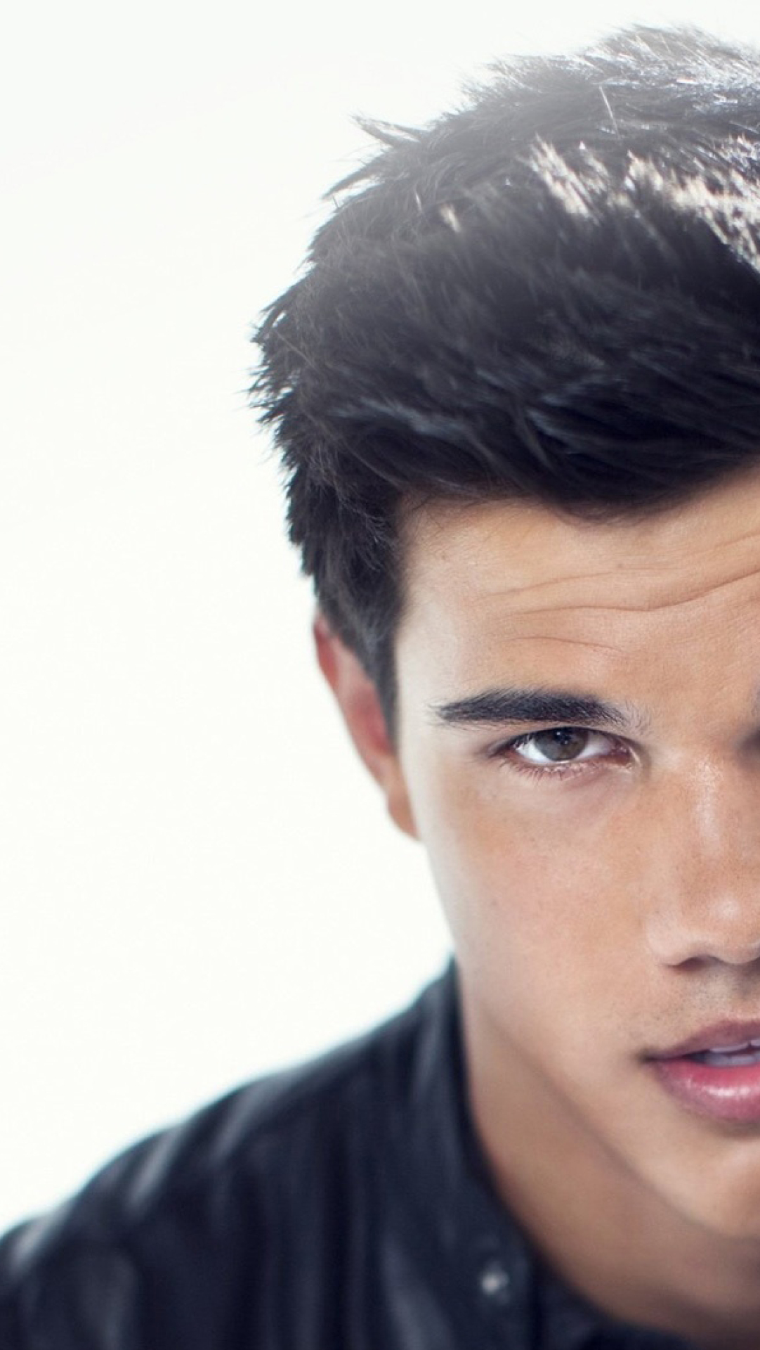1082x1920 Resolution Taylor Lautner Close Up Photos 1082x1920 ...