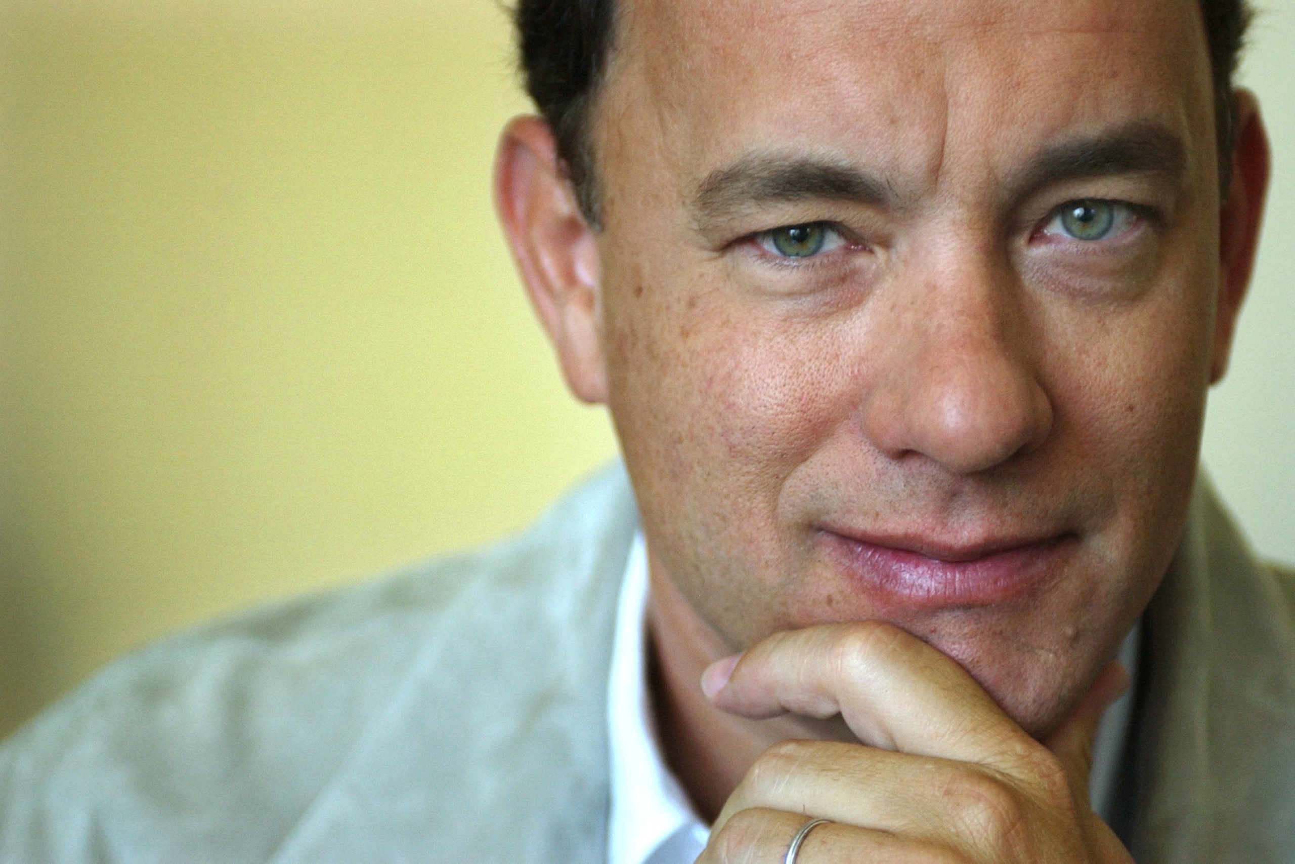2560x1707 Resolution tom hanks, actor, celebrity 2560x1707 Resolution ...