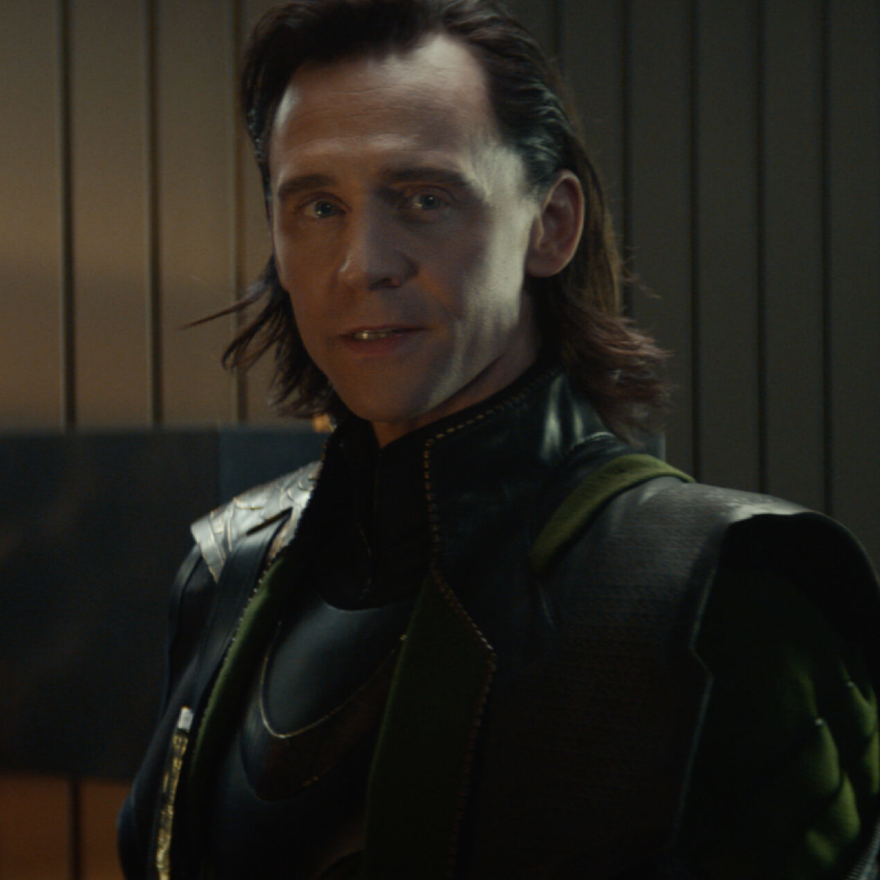 3088x3088 Resolution Tom Hiddleston from Loki God Of Mischief 3088x3088 ...