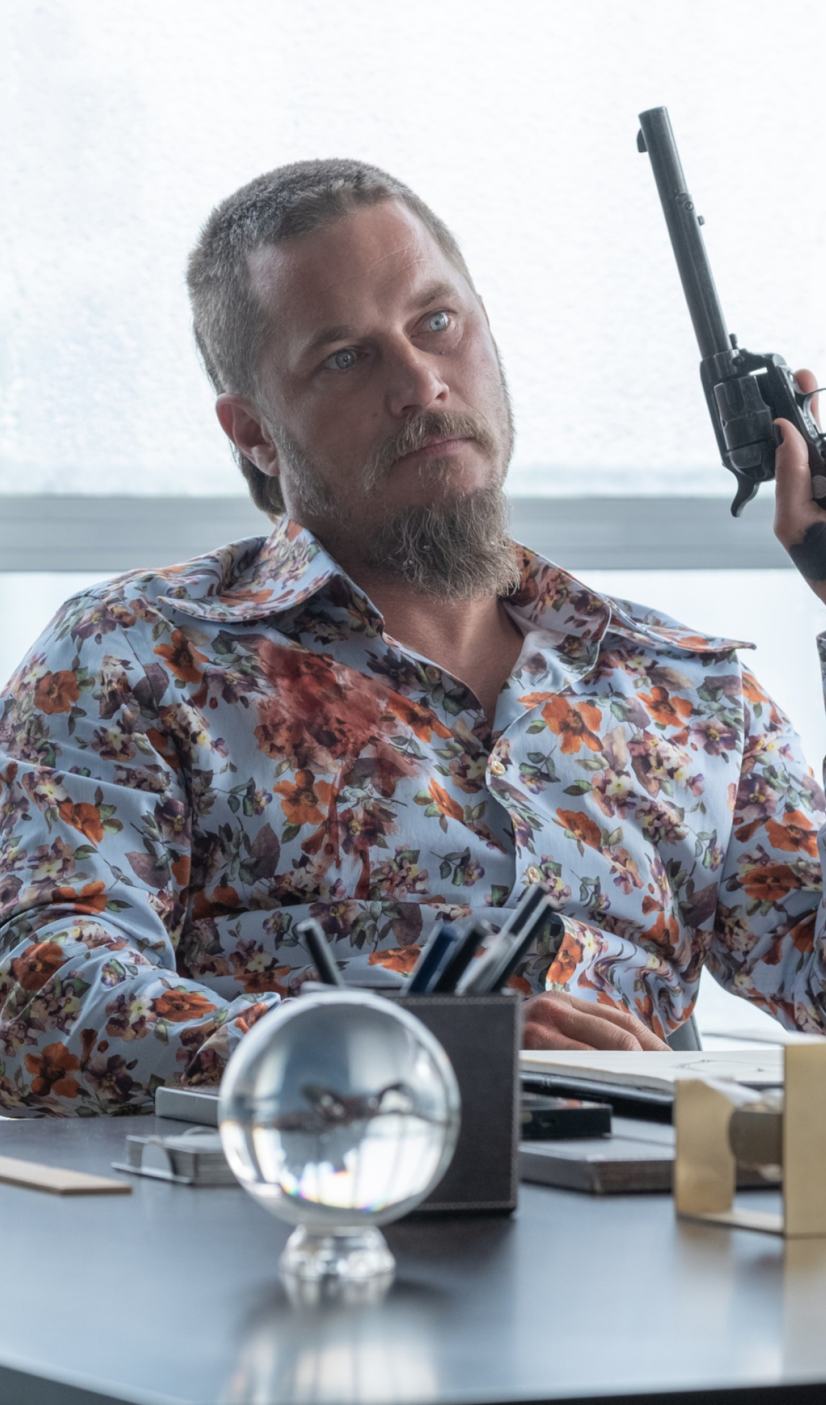 1200x2040 Travis Fimmel in Die In A Gunfight 1200x2040 Resolution ...
