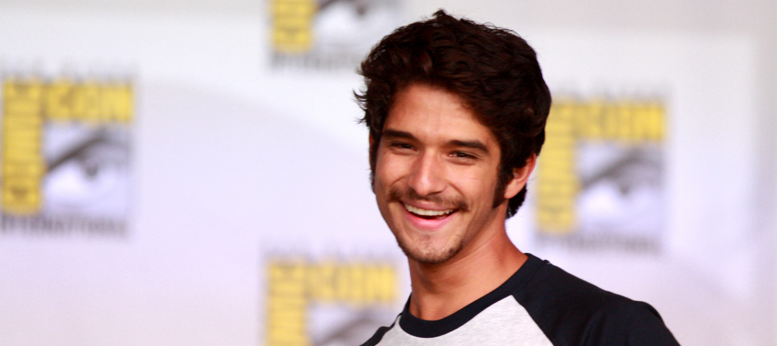 2560x1140 Resolution tyler posey, actor, face 2560x1140 Resolution ...