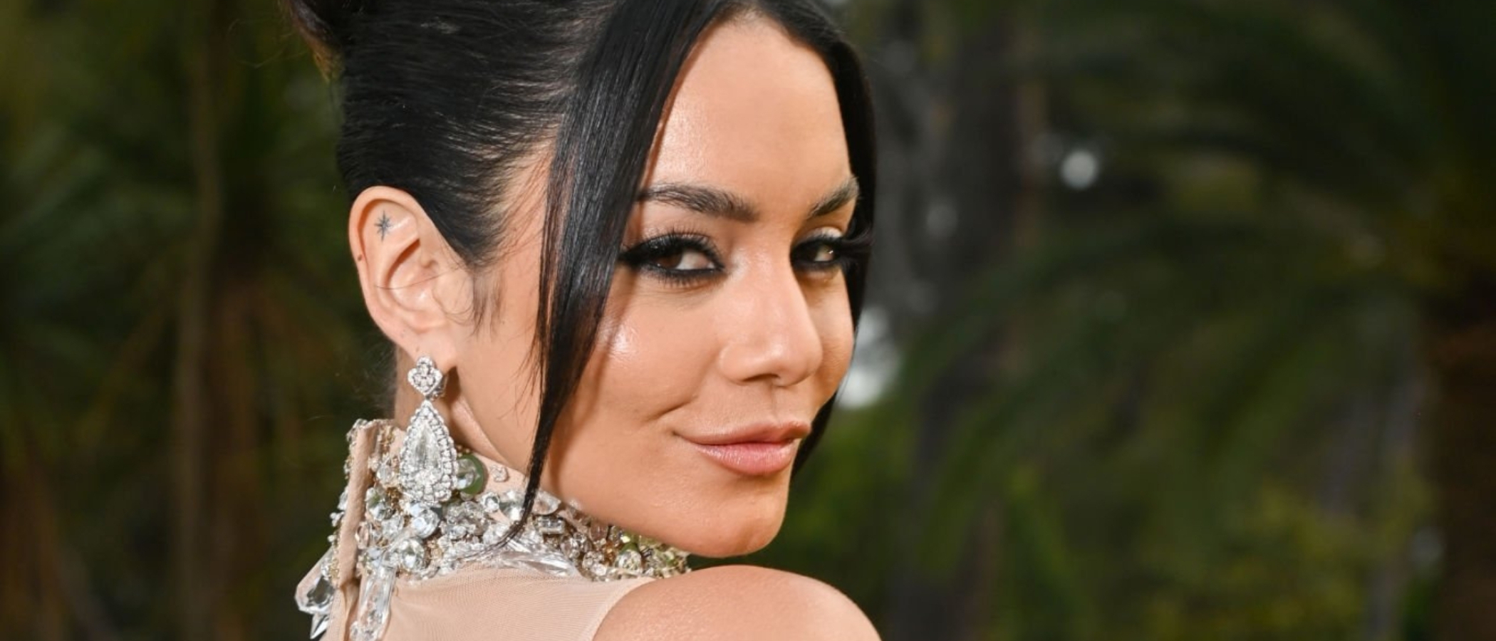 2100x900 Vanessa Hudgens HD Actress 2022 2100x900 Resolution Wallpaper ...